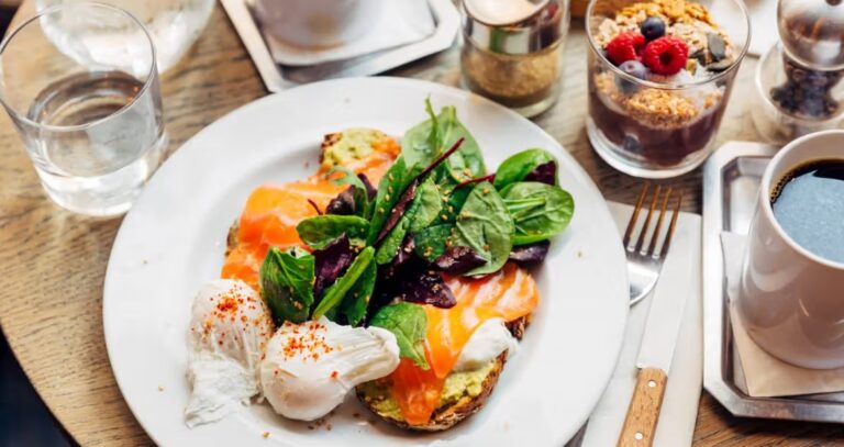 Nutrition Tips for Cheerleaders During Cheer Season - JustChartit